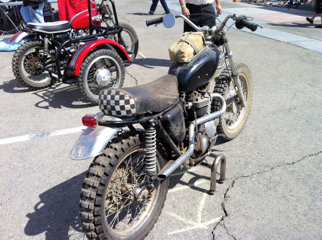 SHOW & GO CYCLE SHOP: El Camino Triumph Desert Sled